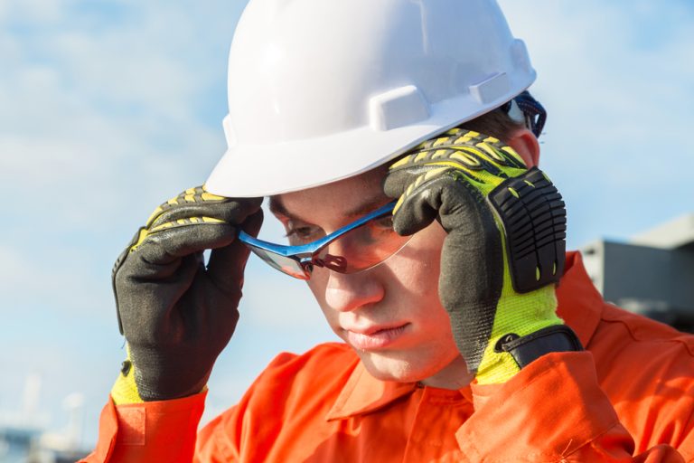 How to Avoid a Workplace Eye Injury | Eye Care of Delaware
